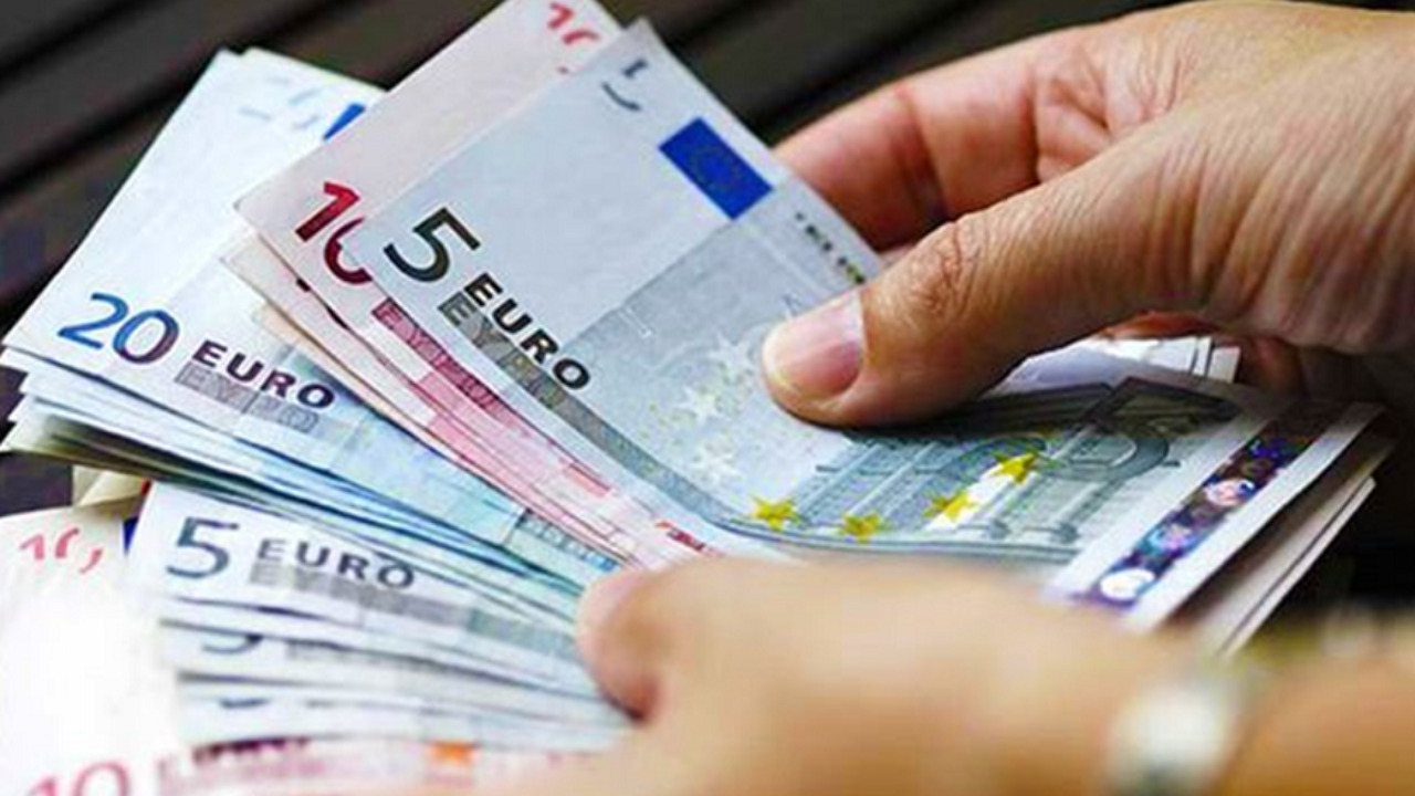 "Ακαριαίο" επίδομα 450 ευρώ: Δικαιούχοι και διαδικασία - Directus