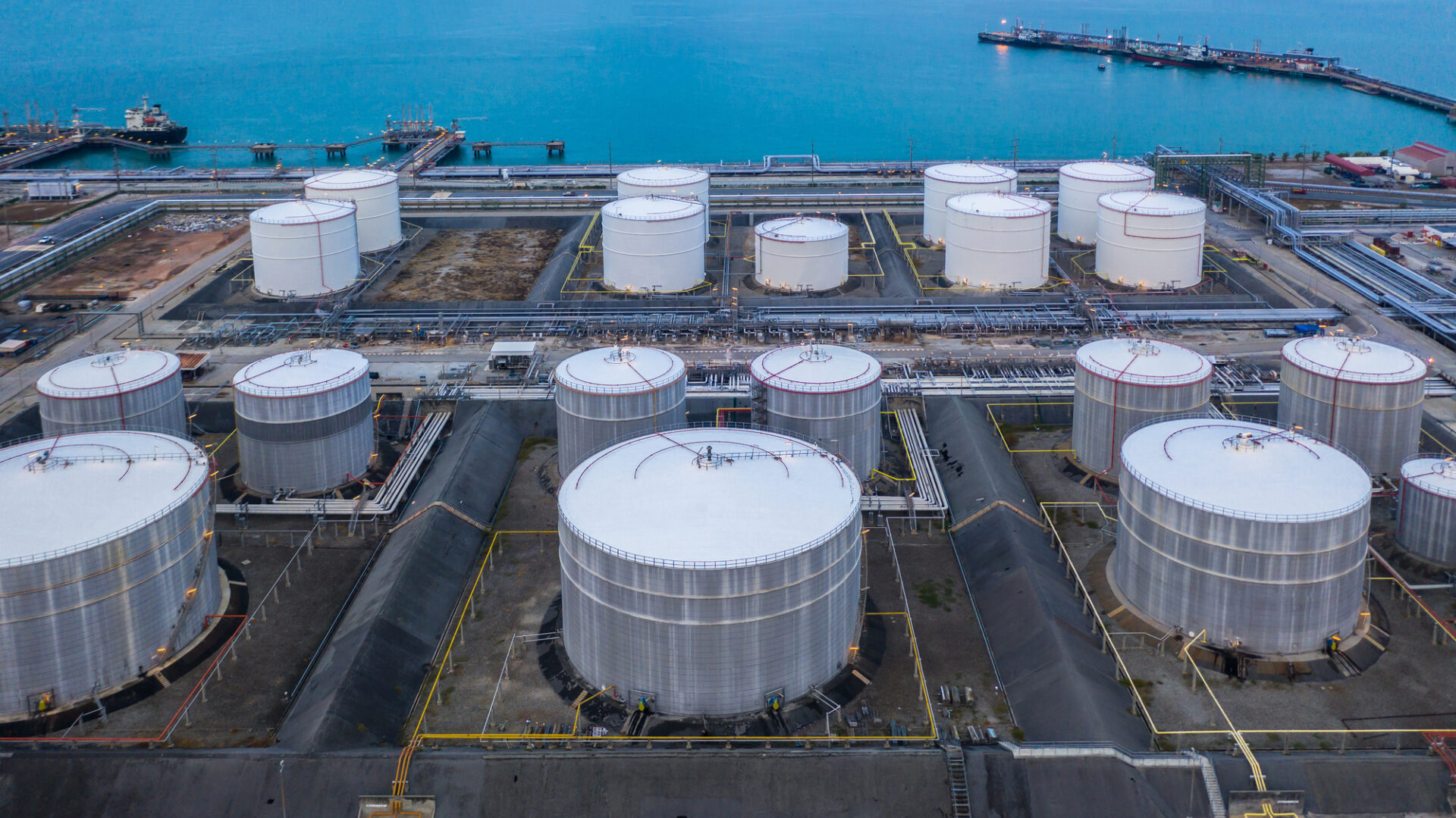 Σε τροχιά νέων mega deals για το LNG η Αθήνα-Οι πιέσεις των ΗΠΑ στην ...