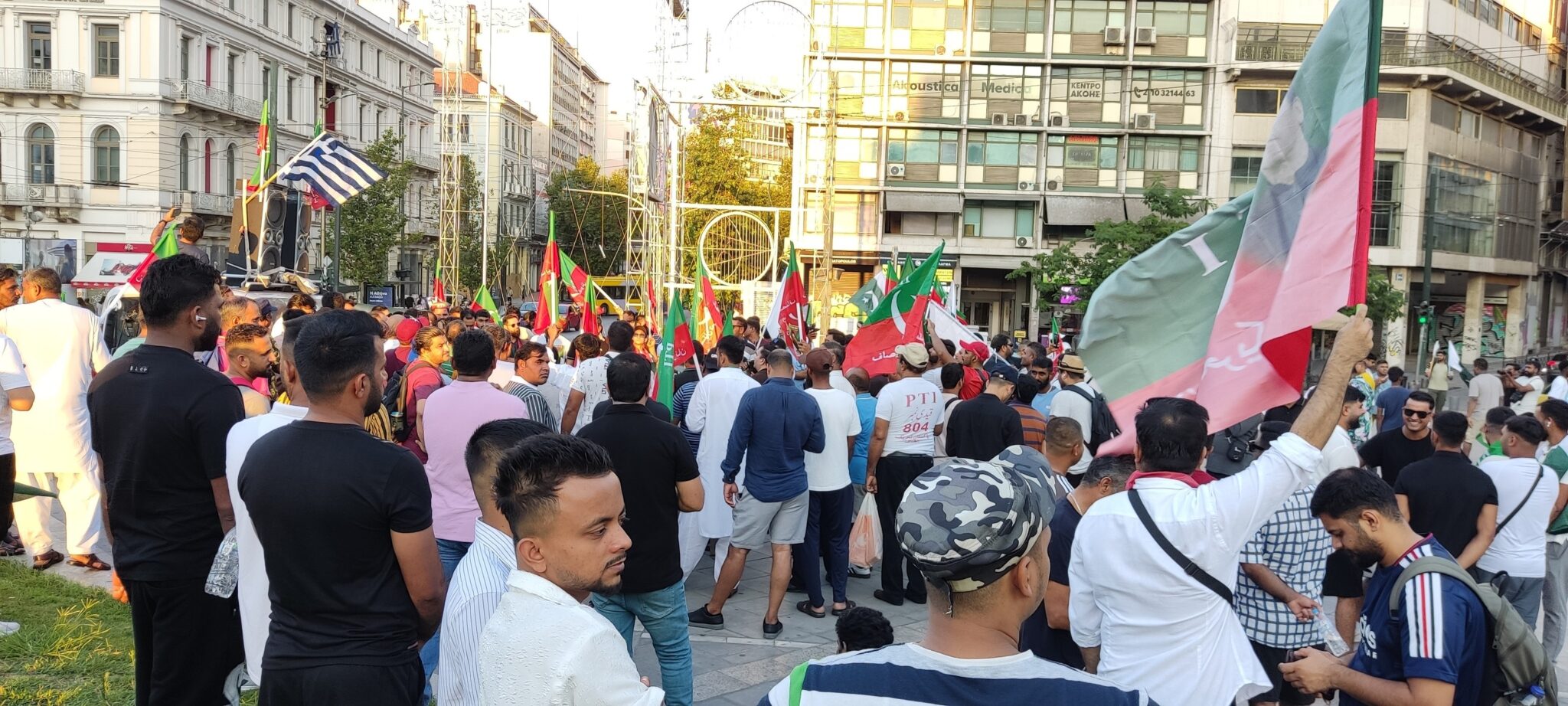 Αποκλειστικό: Η συγκέντρωση των Πακιστανών έξω από την Ινδία πρεσβεία ...